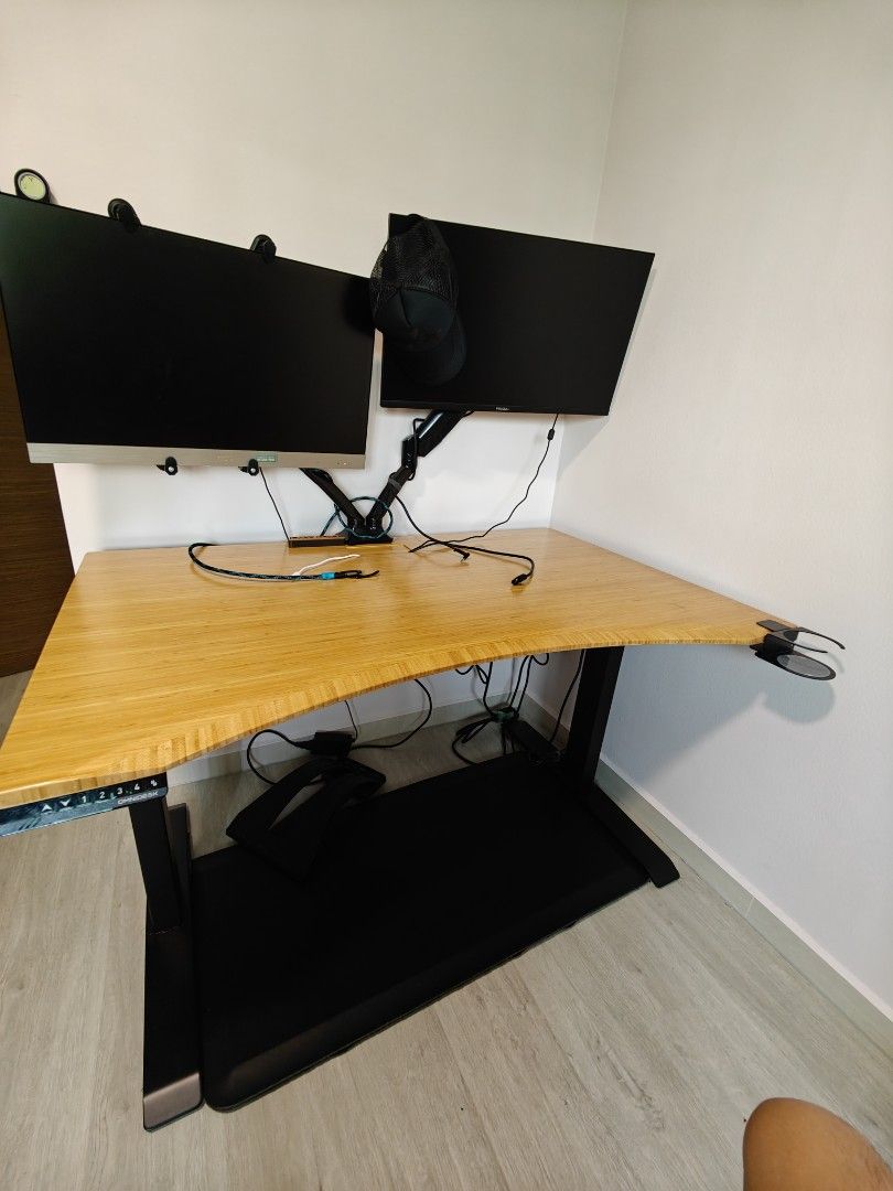 Omnidesk Bamboo Light Ergo Curve, Furniture & Home Living, Furniture ...