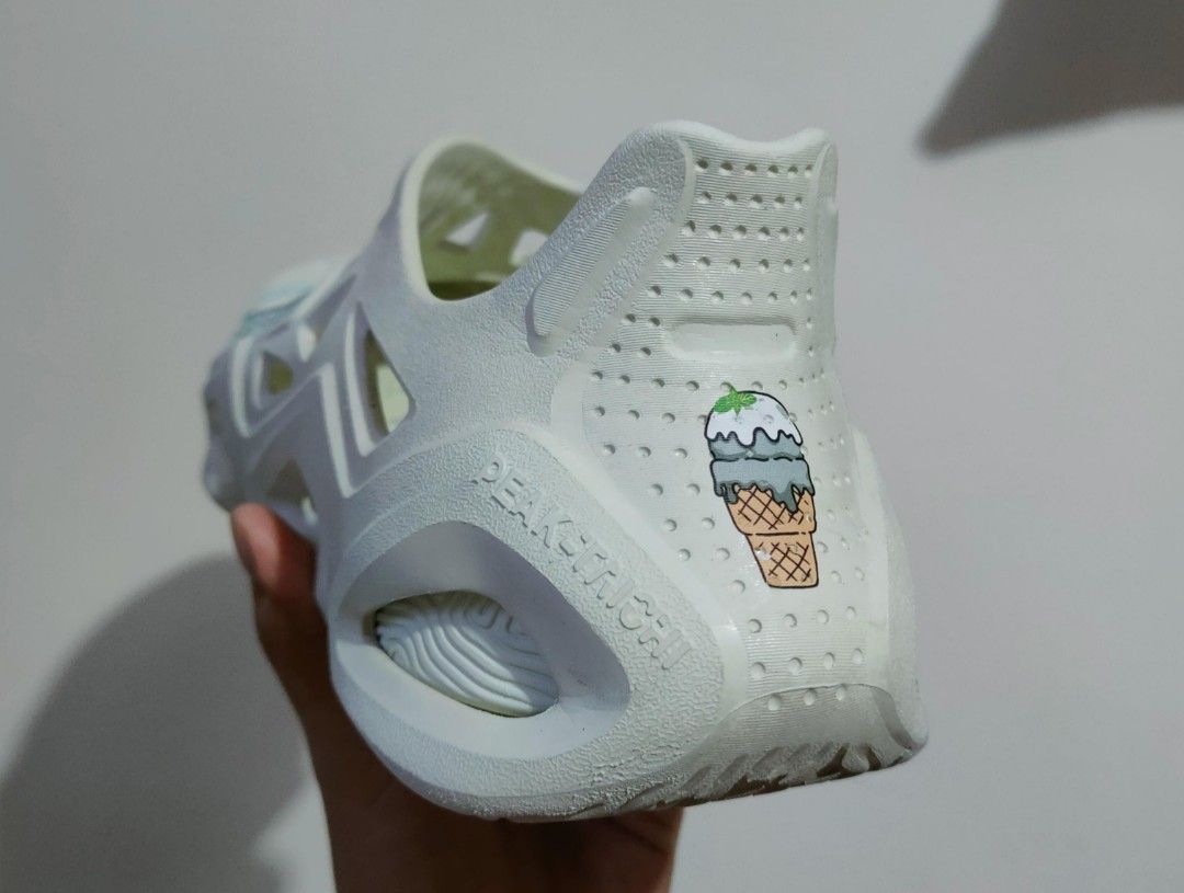 Peak Taichi Clogs on Carousell