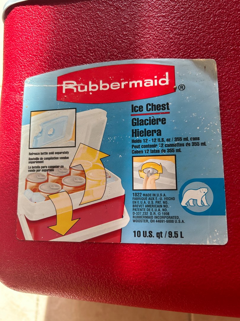 Rubbermaid cooler box 9.5 L can hold abt 10-12 cans beers. Gd brand ...