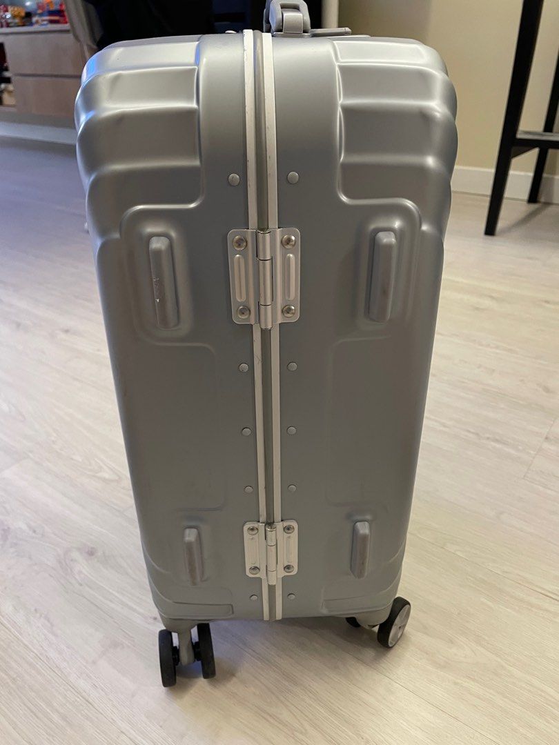 Samsonite Tru-Frame 20”Spinner, Luxury, Bags & Wallets on Carousell
