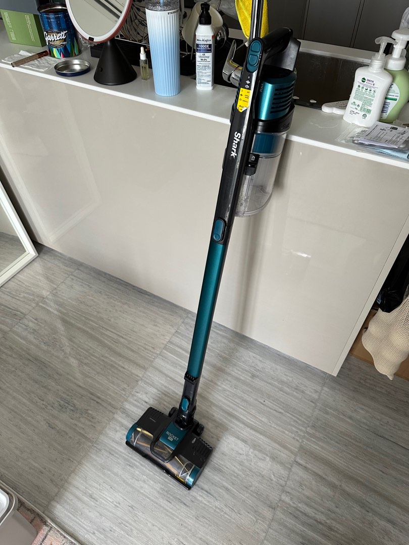 Shark IZ102 Cordless Vacuum Cleaner, TV & Home Appliances, Vacuum ...