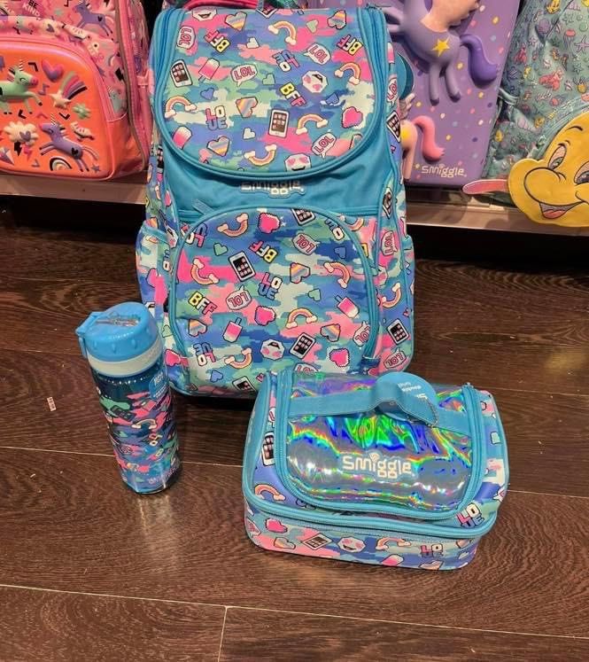 Smiggle Bundle Set on Carousell