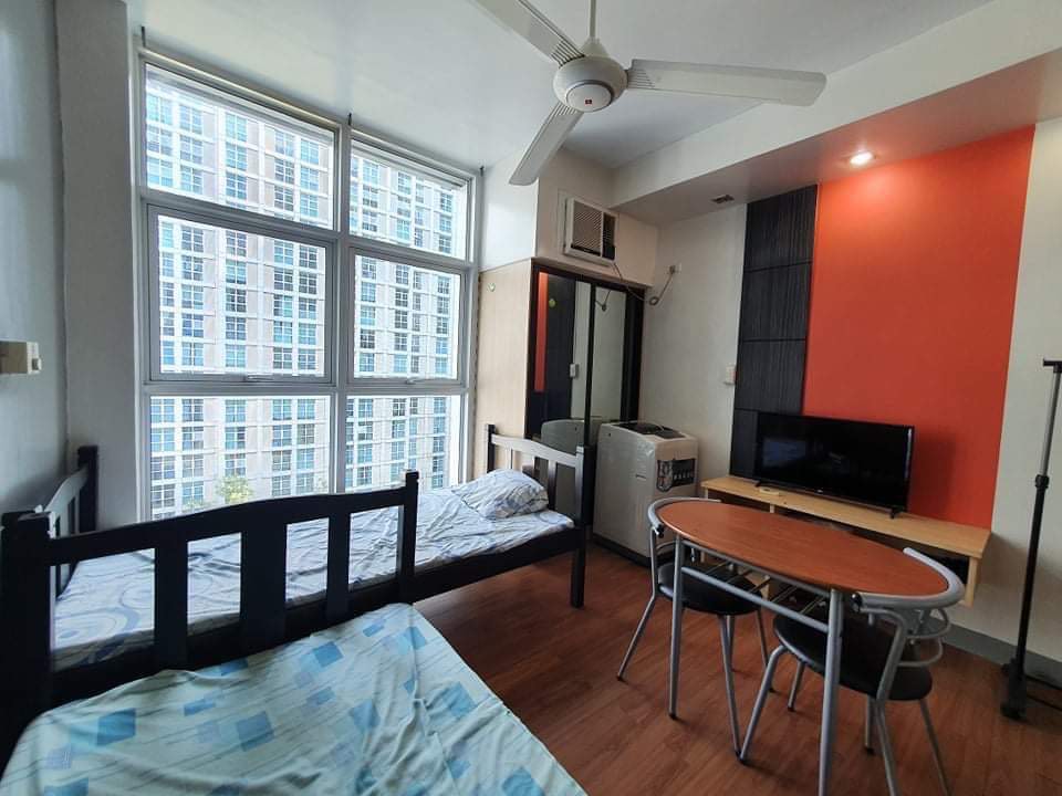 The Linear Makati Resale Studio near IAcademy, CEU, Techzone, RCBC ...
