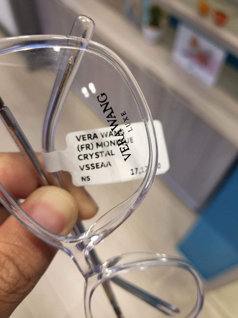 VERA WANG MONIQUE CRYSTAL VSSEAA, Men's Fashion, Watches & Accessories ...