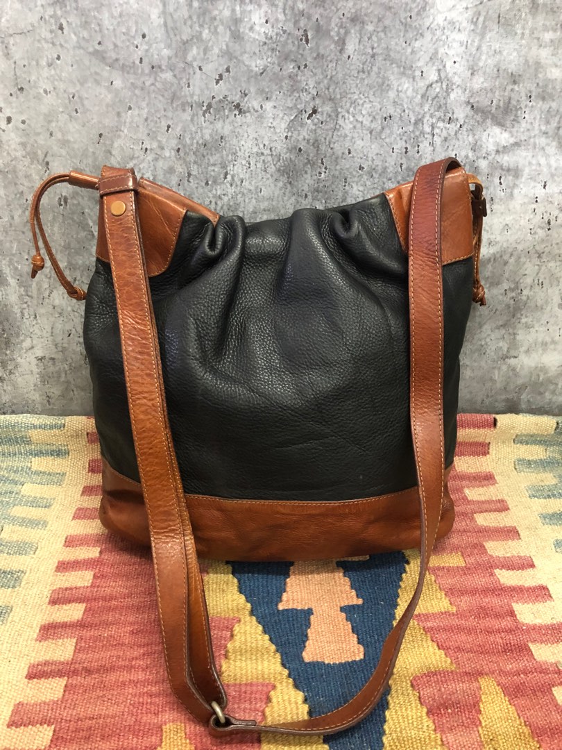 Vintage Gold Pfeil Bucket Sling Bag, Women's Fashion, Bags & Wallets ...
