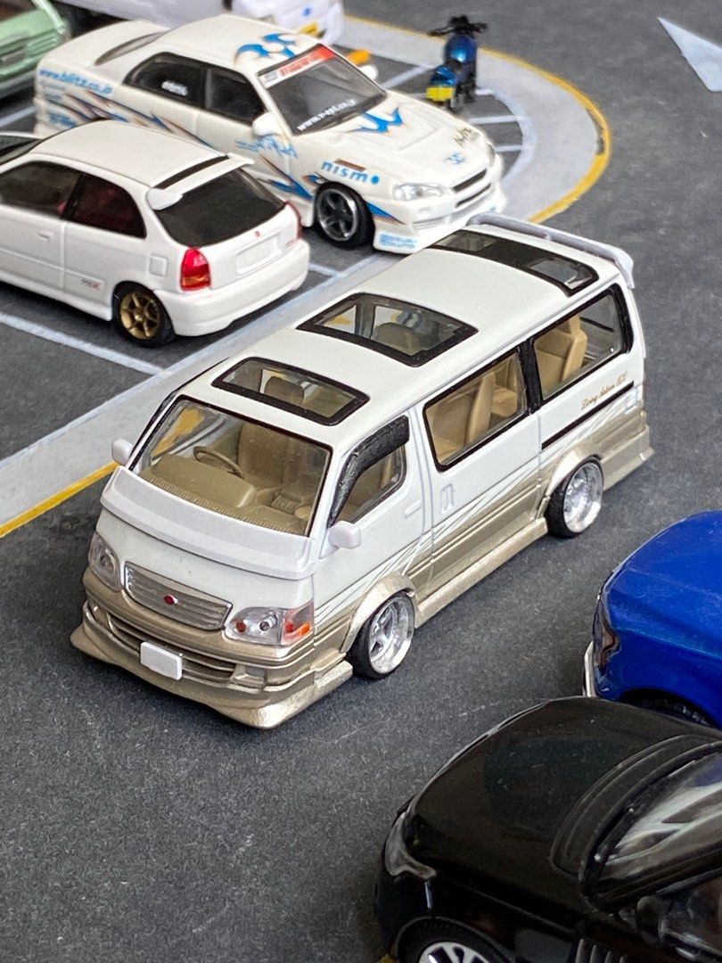 1/64 Toyota Hiace widebody customised tomytec tlv , 興趣及遊戲, 玩具 & 遊戲類 ...