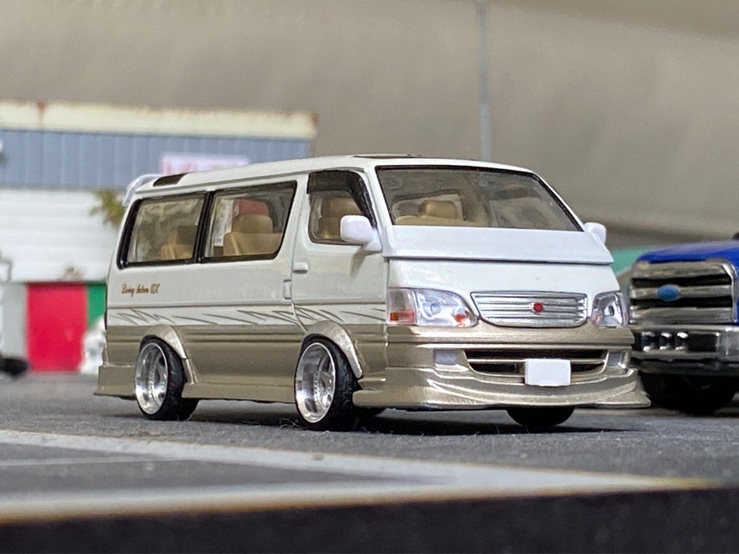 1/64 Toyota Hiace widebody customised tomytec tlv , 興趣及遊戲, 玩具 & 遊戲類 ...