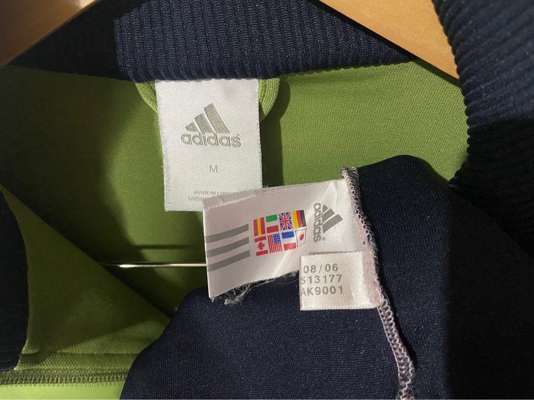 ADIDAS SCRIPT TRICOLOR (513177) on Carousell