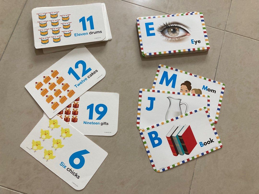 Alphabet and number flash cards, Hobbies & Toys, Toys & Games on Carousell