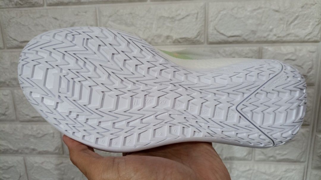 Anta STG Sweep 4, Men's Fashion, Footwear, Sneakers on Carousell