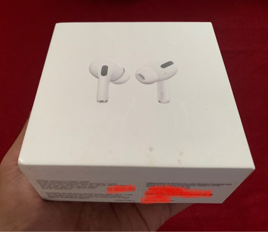 Apple AirPod pro gen 1 left side with charging case, Audio, Earphones ...