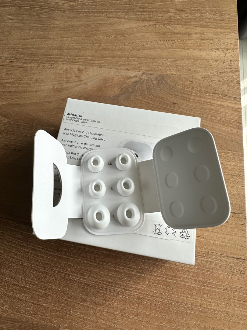 Apple Airpods Pro 2 ear tips, Audio, Earphones on Carousell