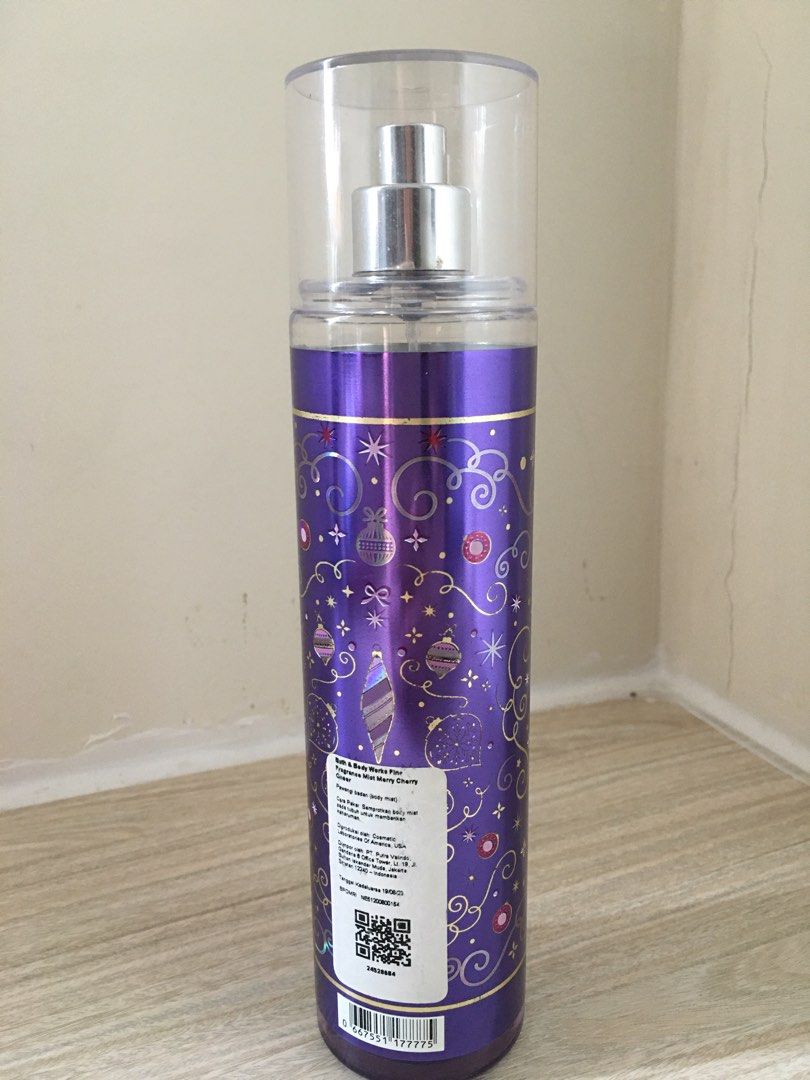 Bath & Body Works Body Mist Parfum Merry Cherry Cheer, Kesehatan ...