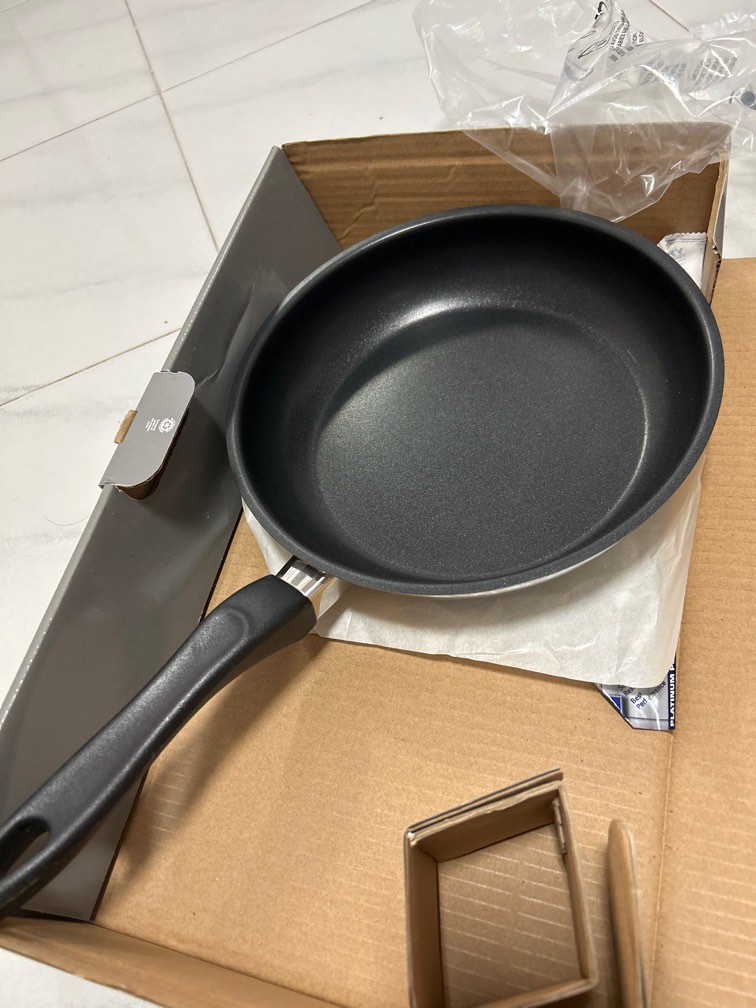 BNIB WMF non stick fry pan 24cm, Furniture & Home Living, Kitchenware ...