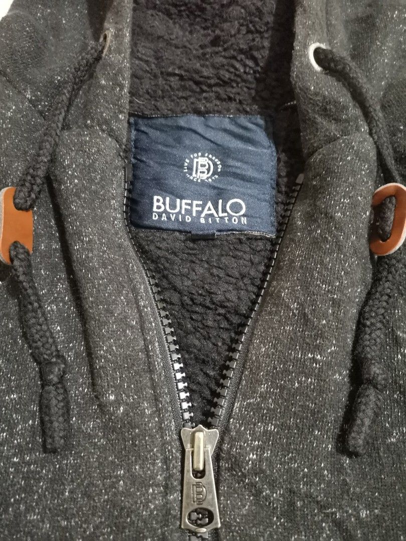 BUFFALO by DAVID BITTON SHERPA LINED HOODIE JACKET on Carousell