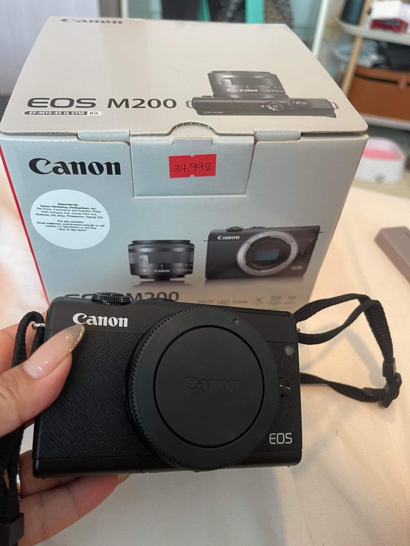 Canon M200 on Carousell