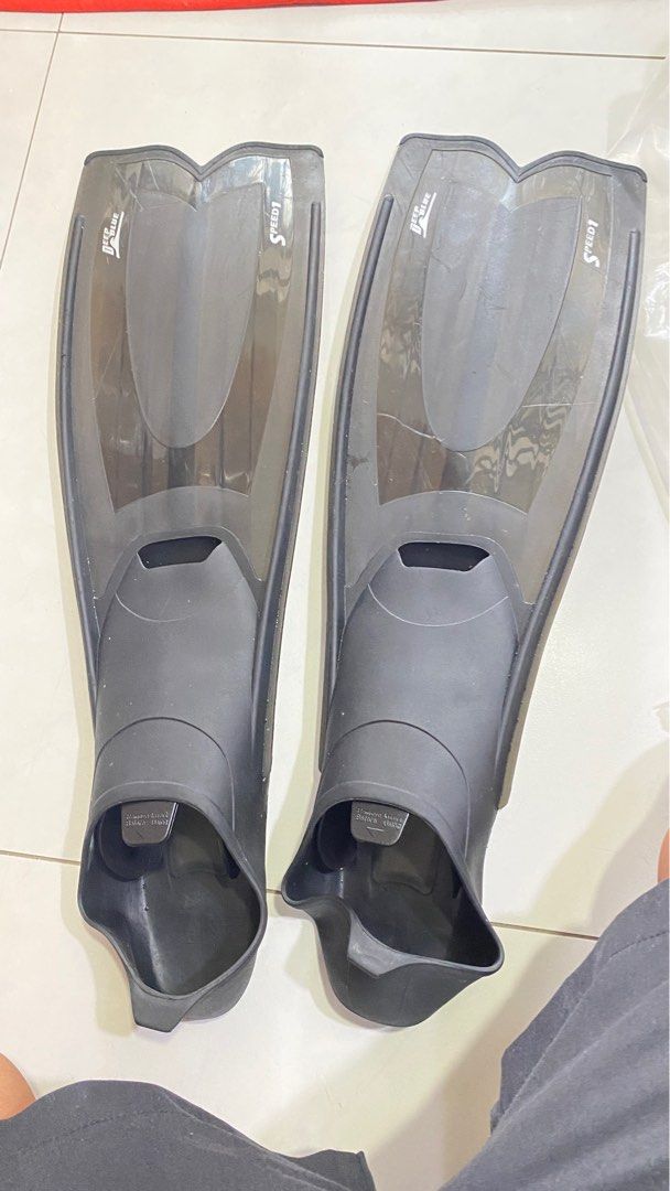 Deep blue speed1 flipper, Sports Equipment, Other Sports Equipment and ...