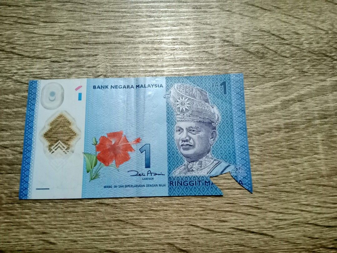 Duit 1 Ringgit Malaysia No Siri yang cantik .. Tarikh Lahir sesiapa 28. ...