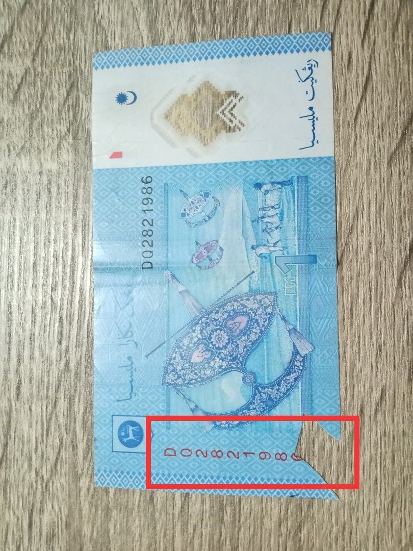 Duit 1 Ringgit Malaysia No Siri yang cantik .. Tarikh Lahir sesiapa 28. ...