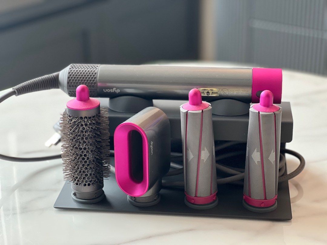 Dyson Airwrap Display, Beauty & Personal Care, Hair on Carousell