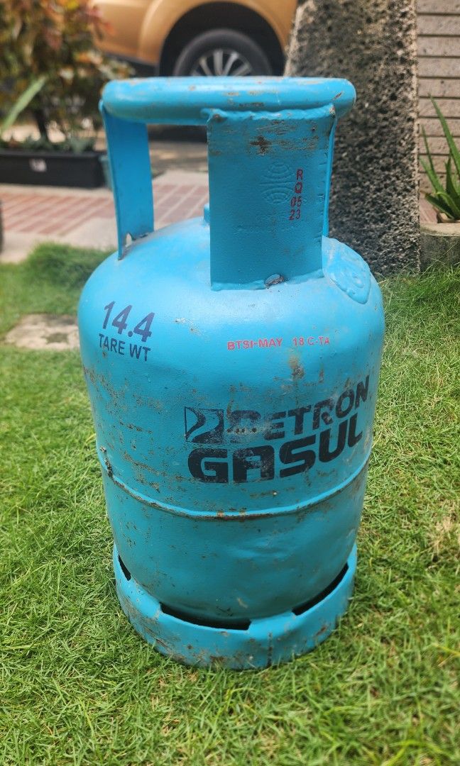 Empty Petron Gasul Tank, Furniture & Home Living, Bathroom & Kitchen ...