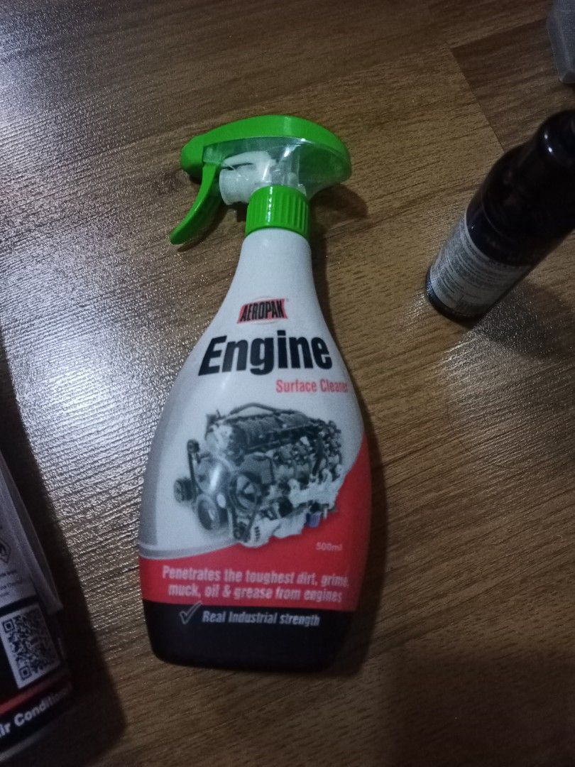 Engine surface cleaner, Furniture & Home Living, Cleaning & Homecare Supplies, Cleaning Tools ...