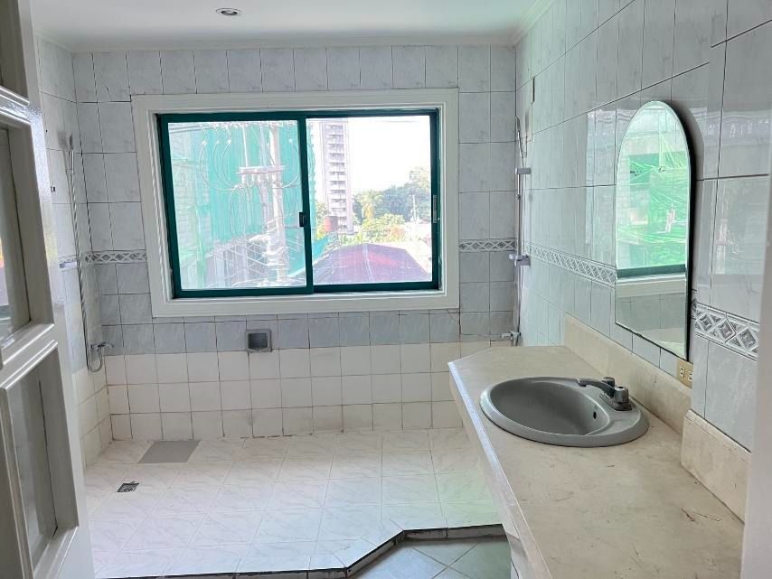 FOR RENT 5 STOREY BUILDING AT FB HARRISON PASAY CITY, Property, Rentals ...