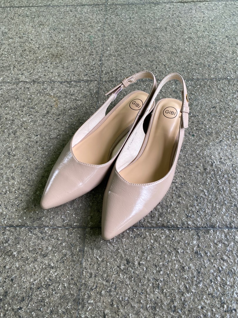GIBI SHOES, Women's Fashion, Footwear, Flats & Sandals on Carousell