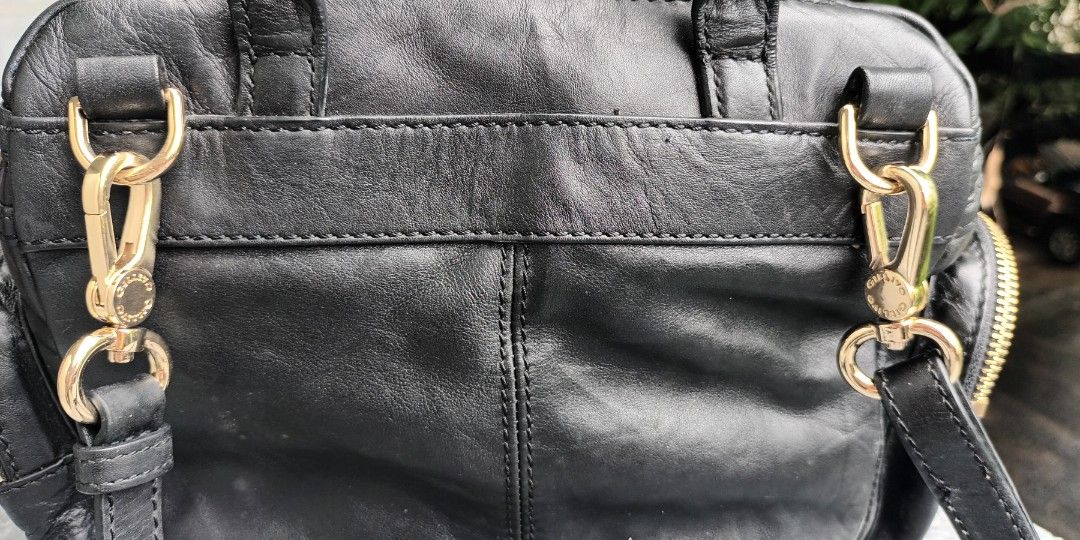 Givenchy Gillivo leather Bag on Carousell