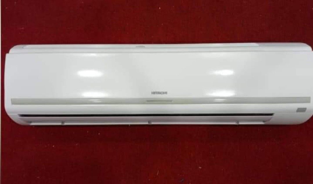 Hitachi 2.5hp Aircond B678, TV & Home Appliances, Air Conditioners ...