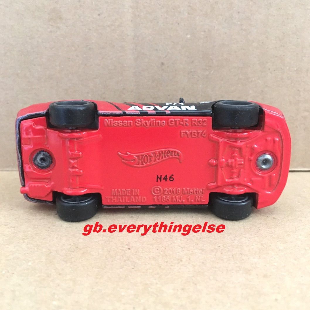 Hot Wheels Premium Team Transport Nissan Skyline GT-R (BNR32) Advan ...