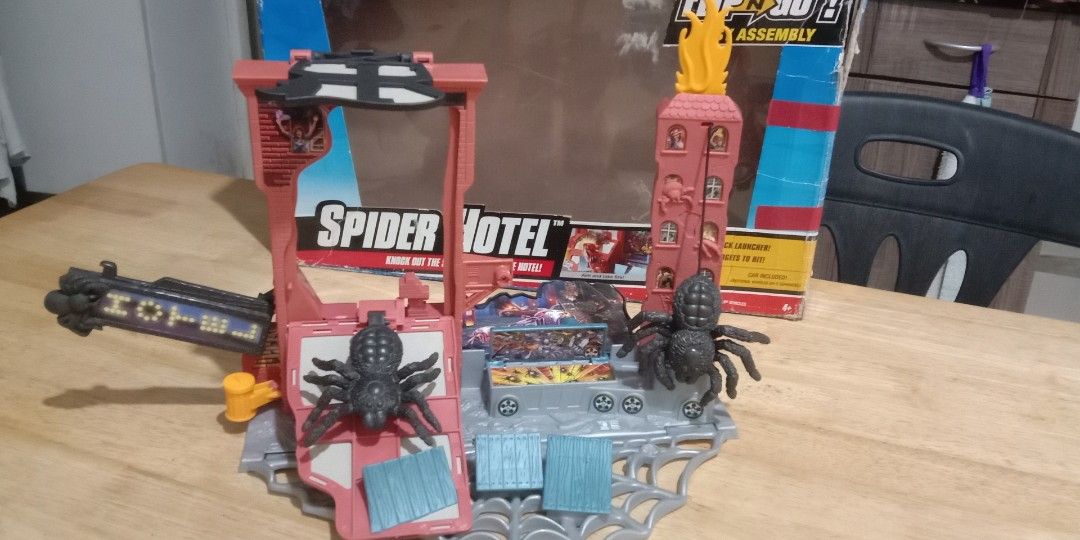 Hot Wheels Spider Hotel, Hobbies & Toys, Toys & Games on Carousell