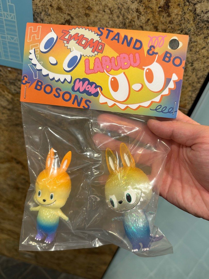 How2work Labubu & Zimomo stand & bonsons set, 興趣及遊戲, 玩具 & 遊戲類 - Carousell