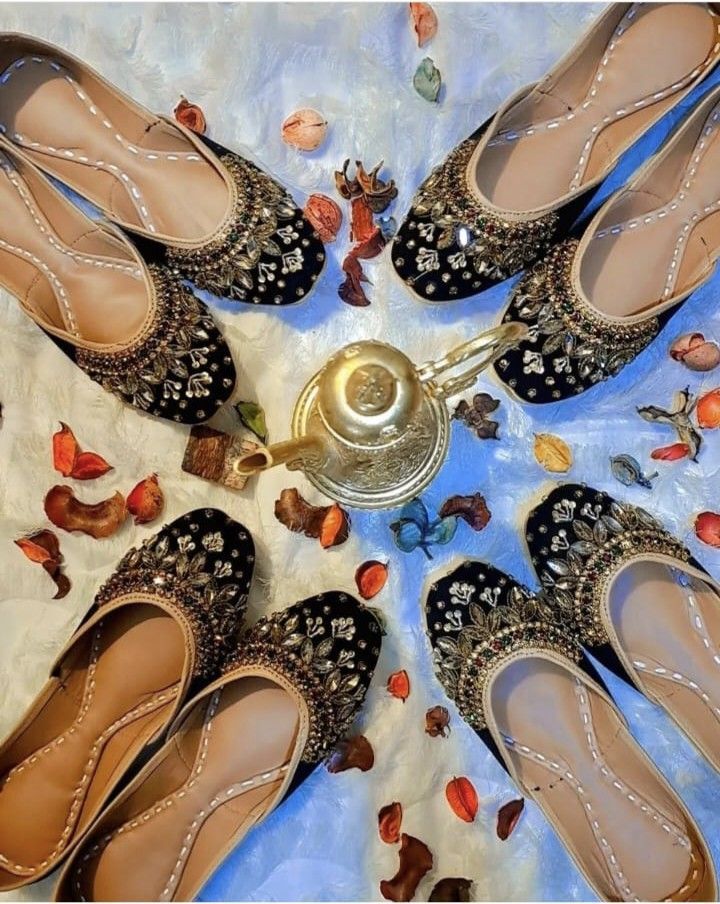 Indian shoe, Women's Fashion, Footwear, Sandals on Carousell