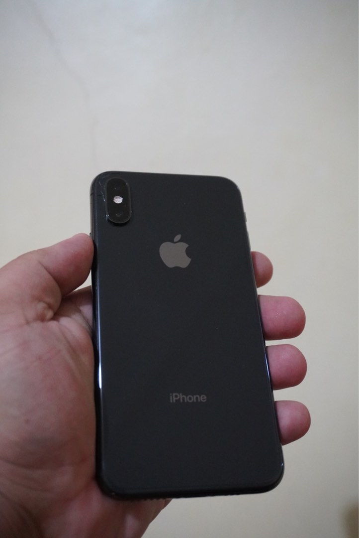 iPhone XS 256gb for 10k! on Carousell