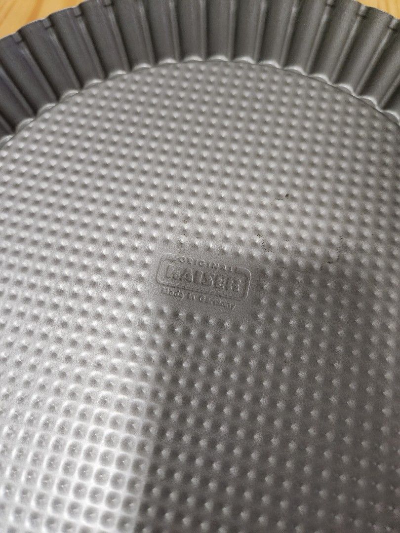 Kaiser tart tray, Furniture & Home Living, Kitchenware & Tableware ...