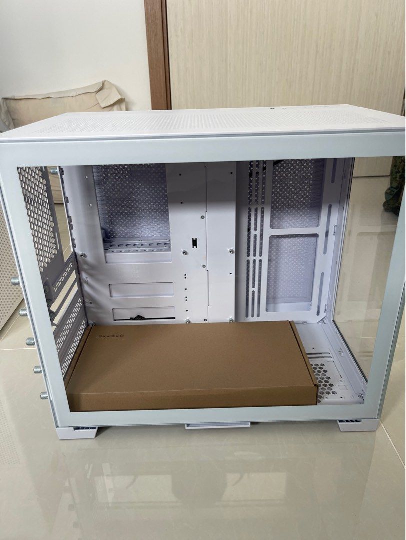 lian li o11 mini snow case, Computers & Tech, Parts & Accessories ...