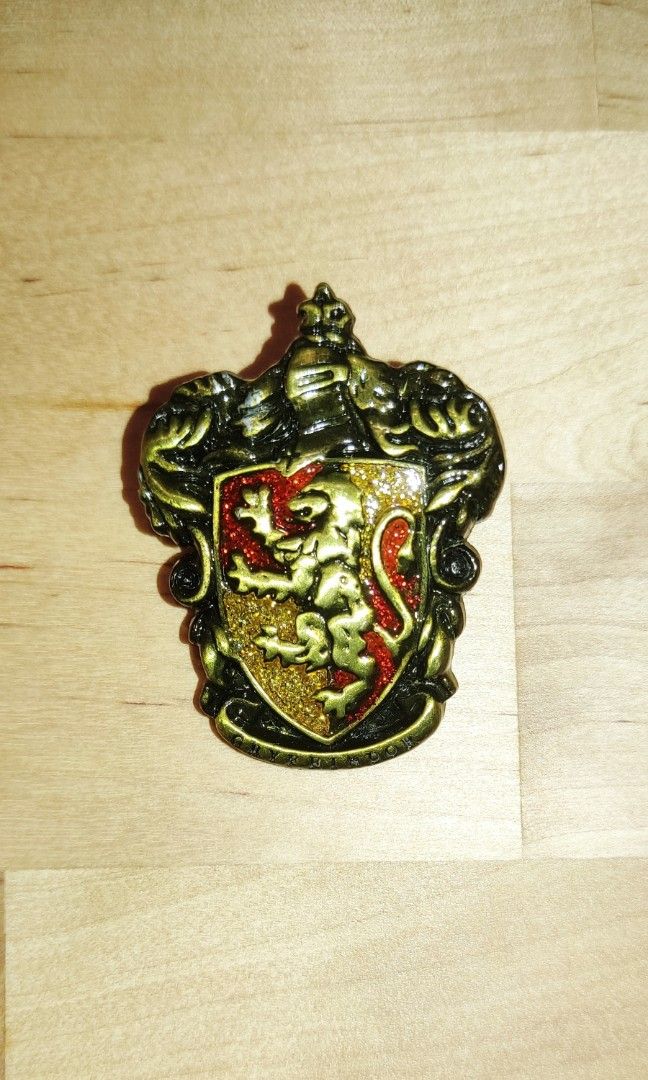 Limited Edition Harry Potter Gryffindor Pin Badge, Hobbies & Toys ...