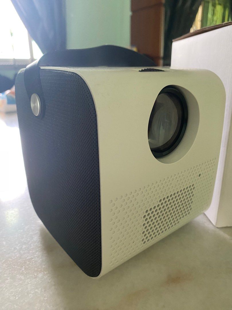 LUMOS Projector (SMART Version: Netflix and YouTube) with RIZE ...