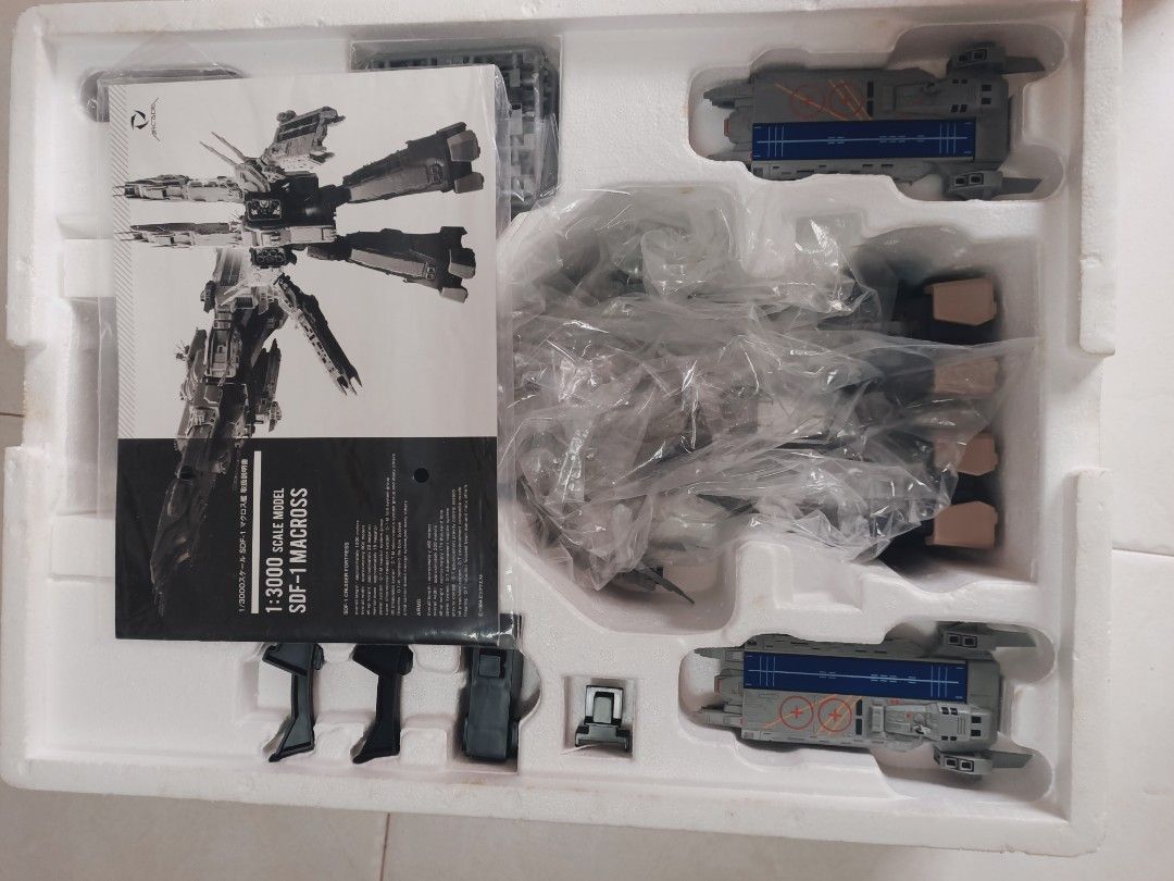 Macross SDF-1 Yamato 1/3000, Hobbies & Toys, Toys & Games on Carousell