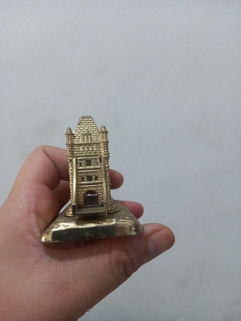 Miniatur Tower Bridge, Perabotan Rumah di Carousell