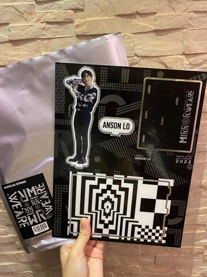 Mirror Anson Lo 教主 立牌 換 Jeremy 立牌, 興趣及遊戲, 收藏品及紀念品, 明星周邊 - Carousell