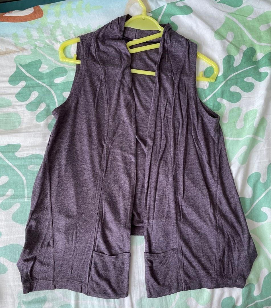 Muji Vest with pockets. Very Soft material , Women's Fashion, Coats ...