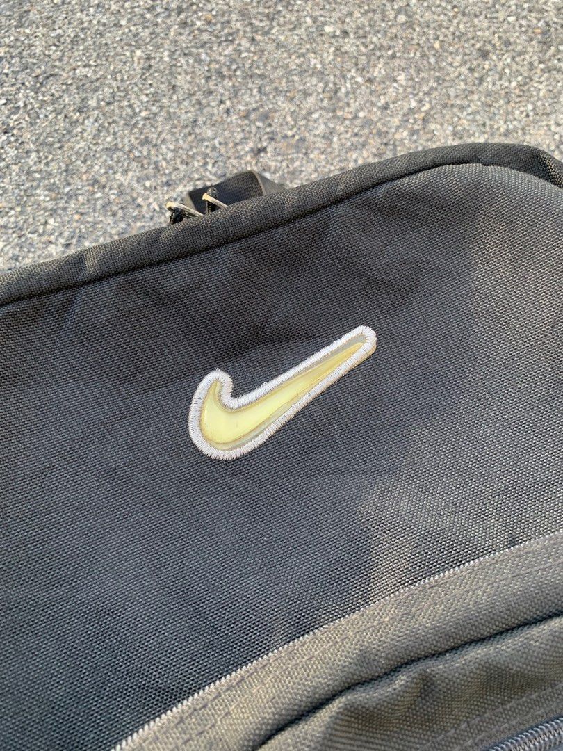 Nike Backpack 90s, Men's Fashion, Bags, Backpacks on Carousell