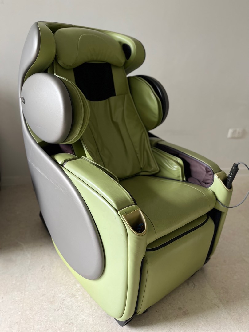 Osim Massage Chair (OS-808 uDivine), Health & Nutrition, Massage ...