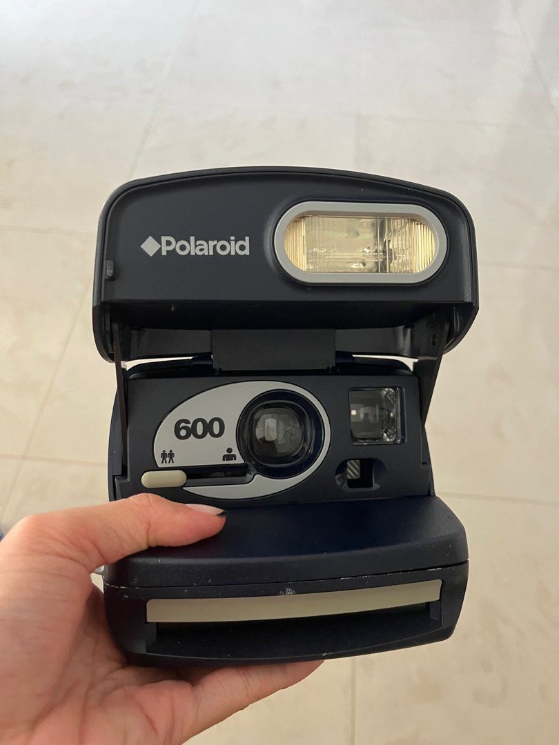 Polaroid 600, Photography, Cameras on Carousell