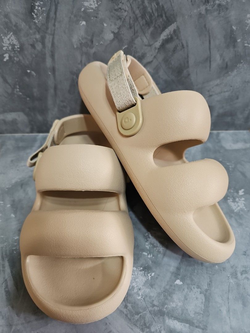 POSEE Eva Super Comfty Sandals, Women's Fashion, Footwear, Sandals on Carousell