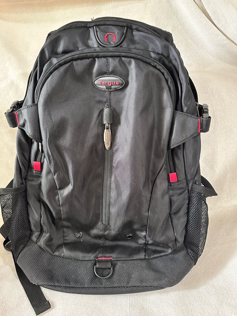 Preloved Authentic Targus Black Backpack, Men's Fashion, Bags ...