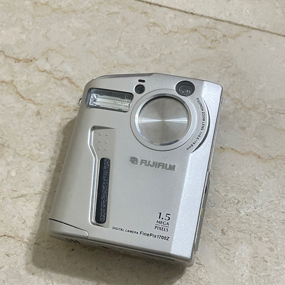 Rare Fujifilm finepix 1700z vintage digital camera, Photography ...