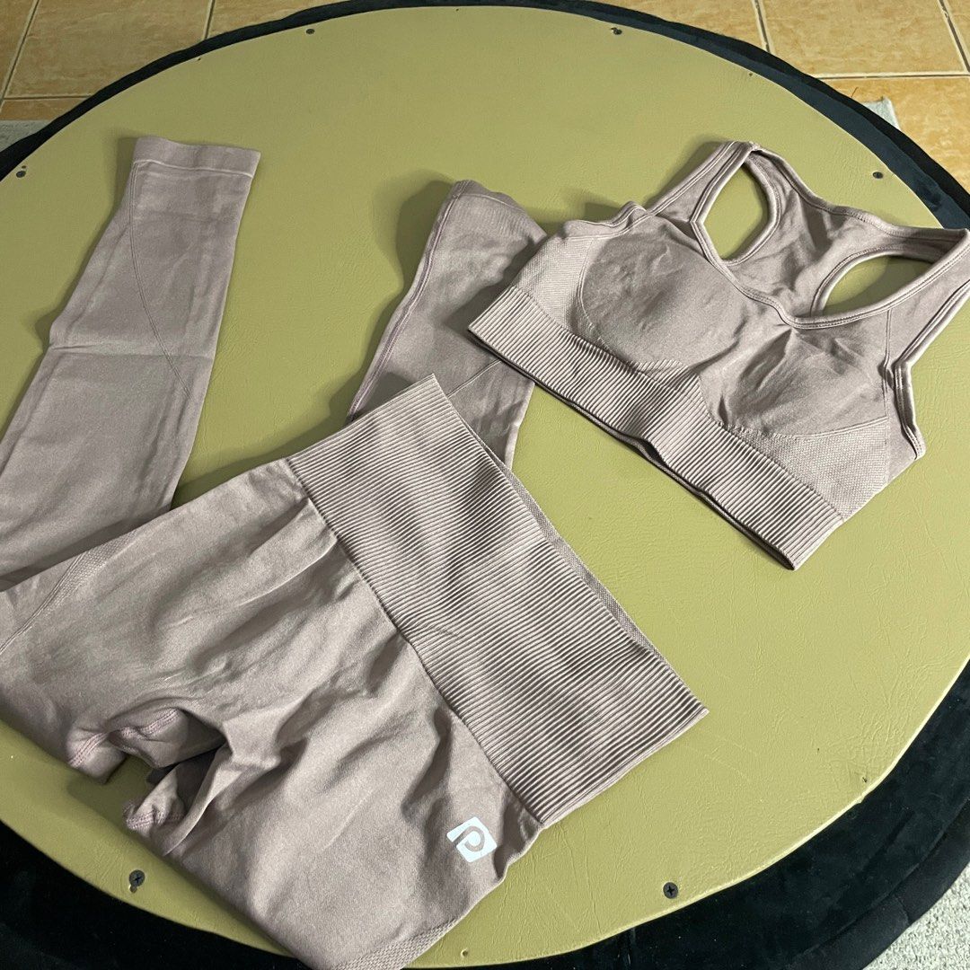 Rhea bhue workout set on Carousell